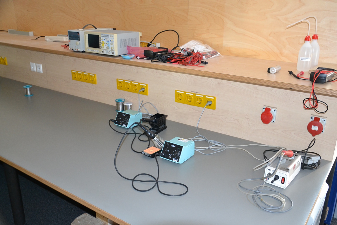 Elektronik Mess-und Löt-Platz